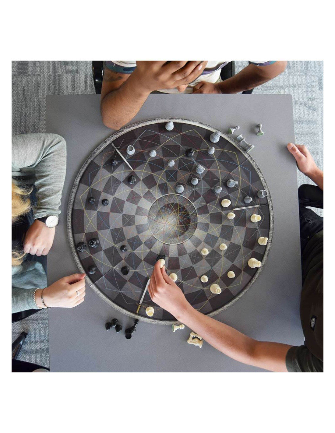 Joc de Sah in 3 - www.roua.ro